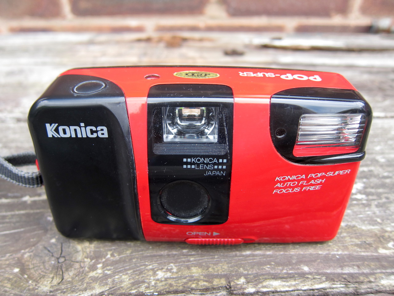 Konica Pop Super – Camera Go Camera