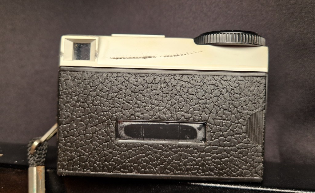 Two 126 Cameras: Kodak Instamatic 25 – Minolta Autopak 400-X – Camera ...